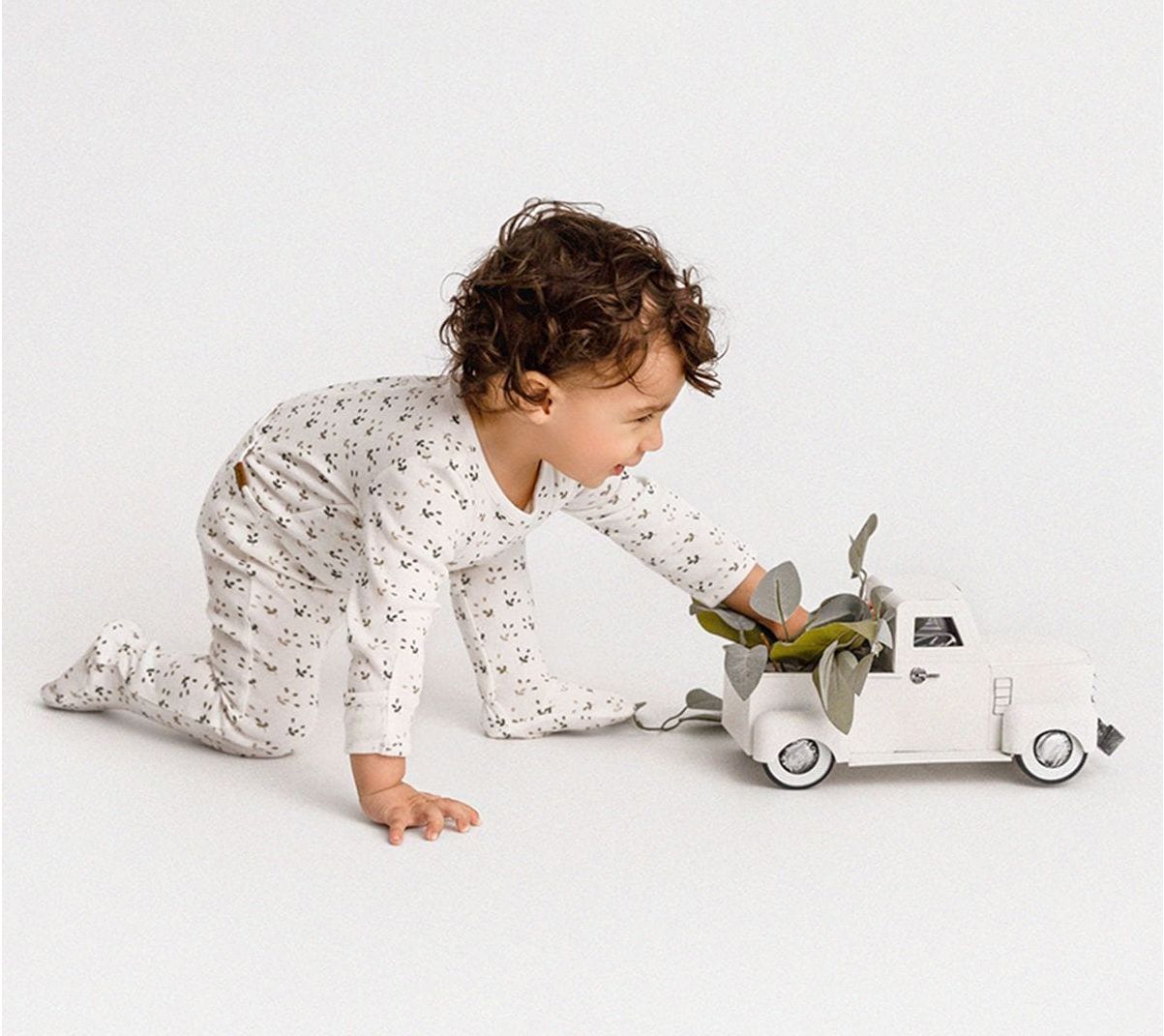 MiniMoi Ribbed Tossed Leaf Footie - QVC.com