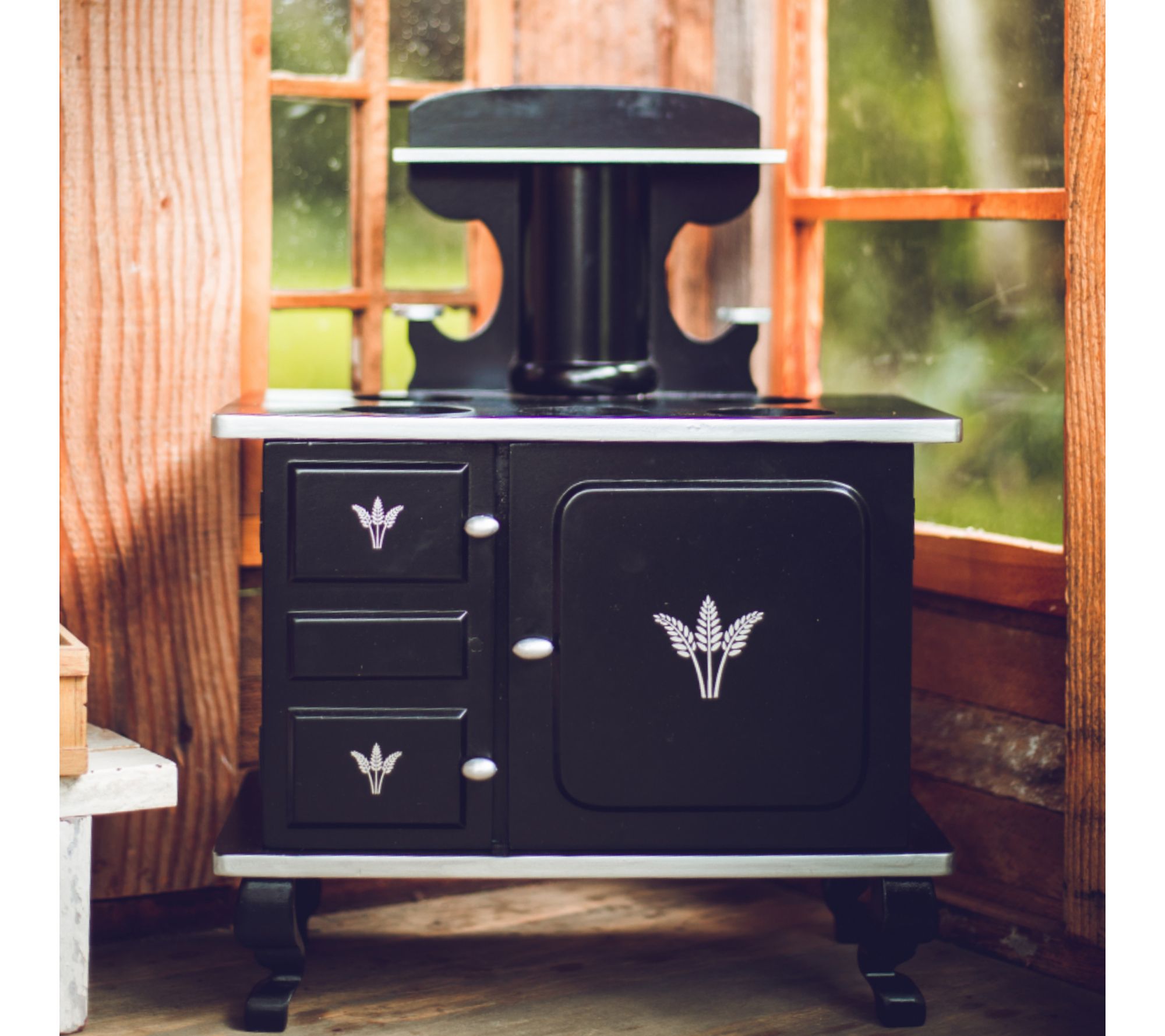 The Queen's Tre asures 18" Doll Wood Cook Stov e w/ Pots & Foo - QVC.com