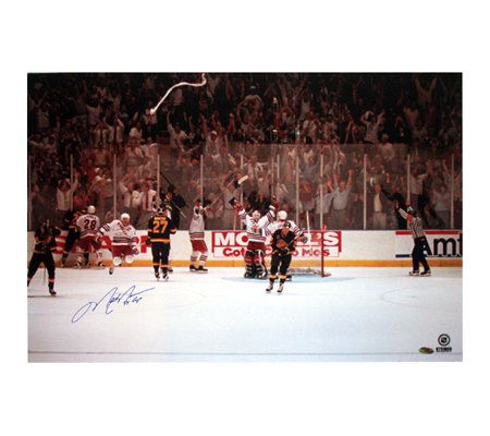 Mark Messier Autographed 1994 Cup Victory on Ice 16 x 24 Photo - QVC.com