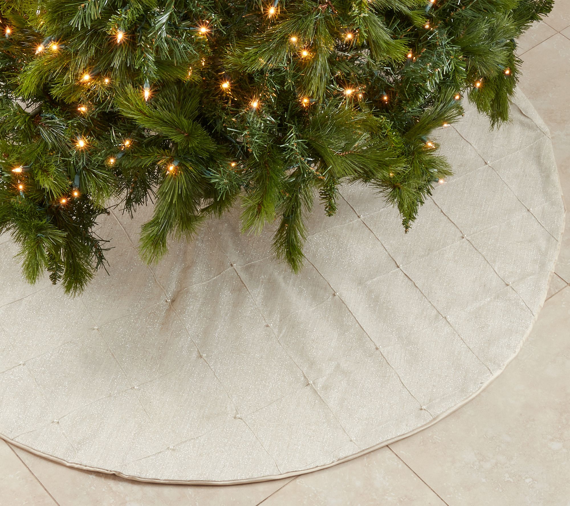 Saro Lifestyle Tree Skirt w/ Diamond Stitched Design 72" x 72" - QVC.com