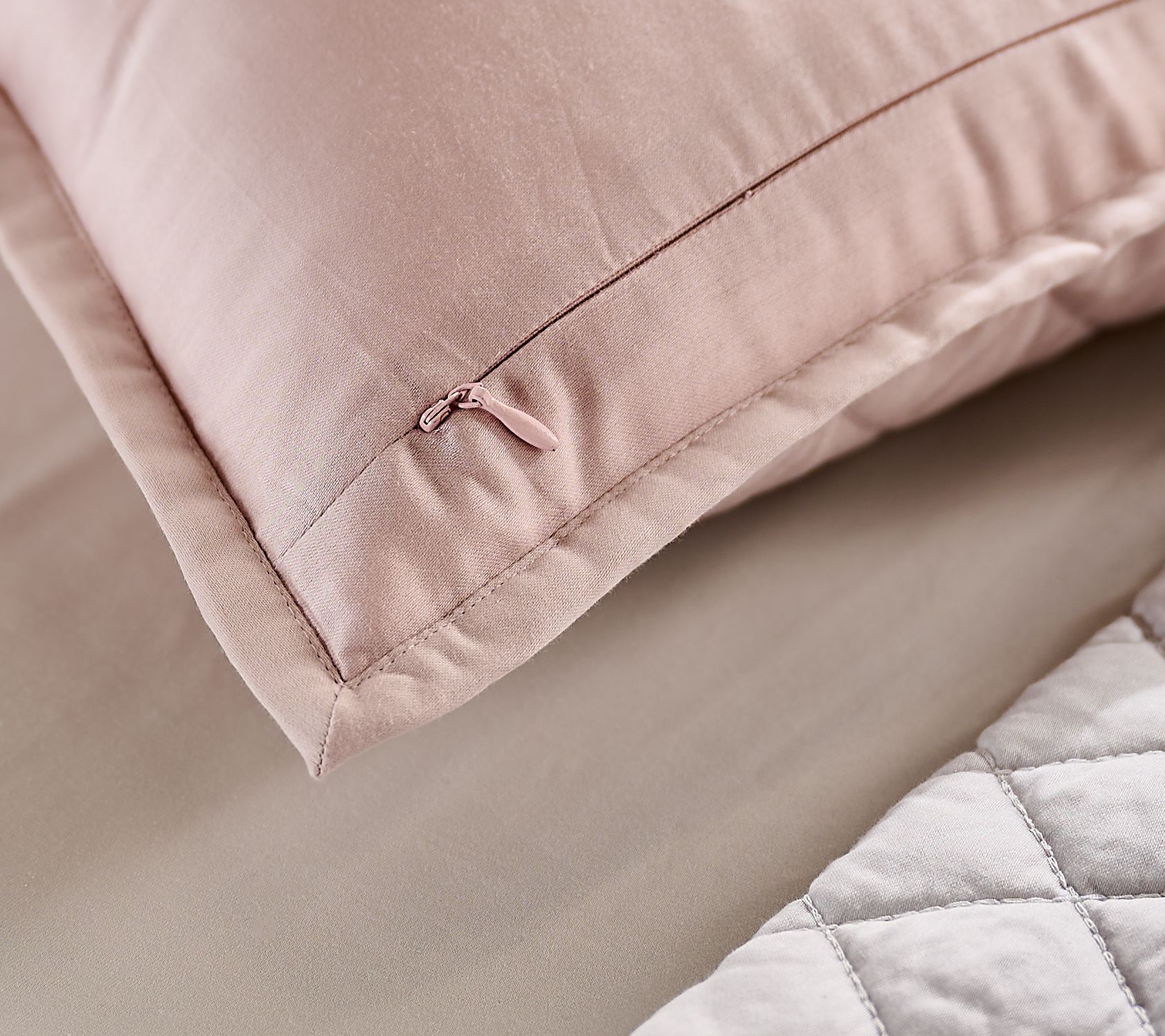 Northern Nights Set of 2 Diamond Quilted 18x18 Dec Pillows - QVC.com