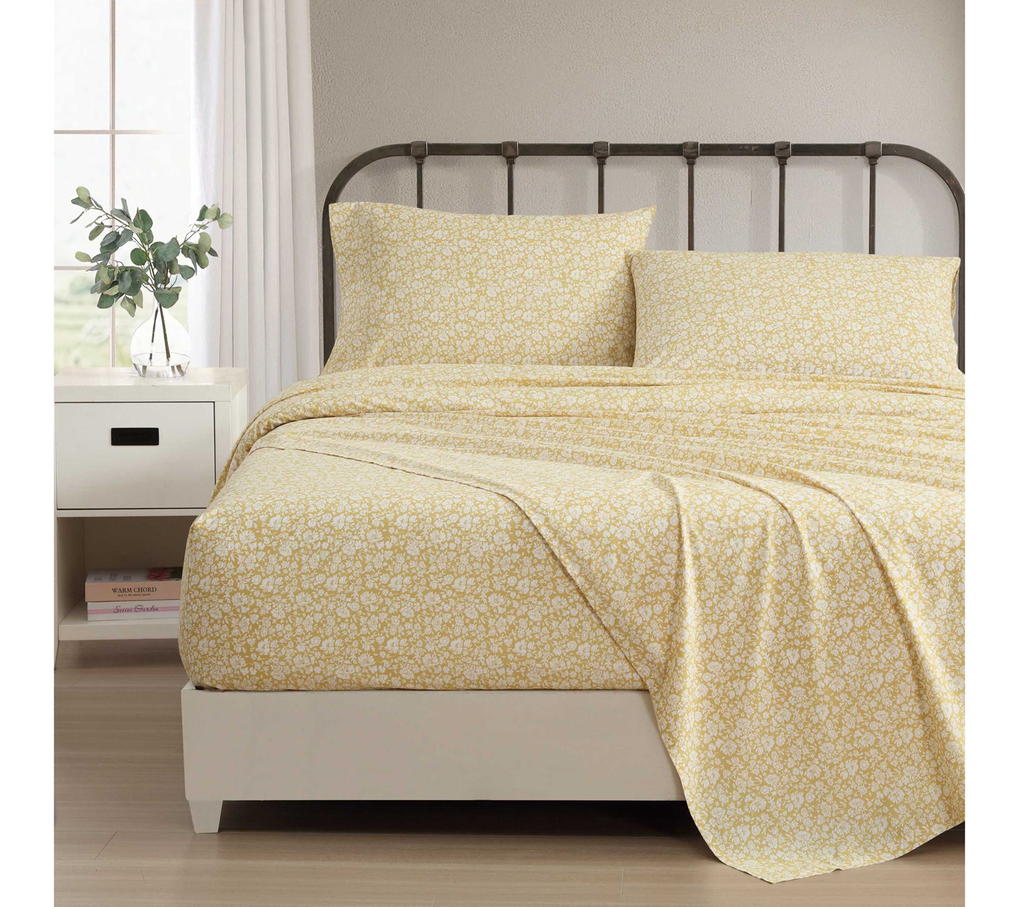 Laura Ashley Heirloom Ditzy Gold Full Sheet Set - QVC.com