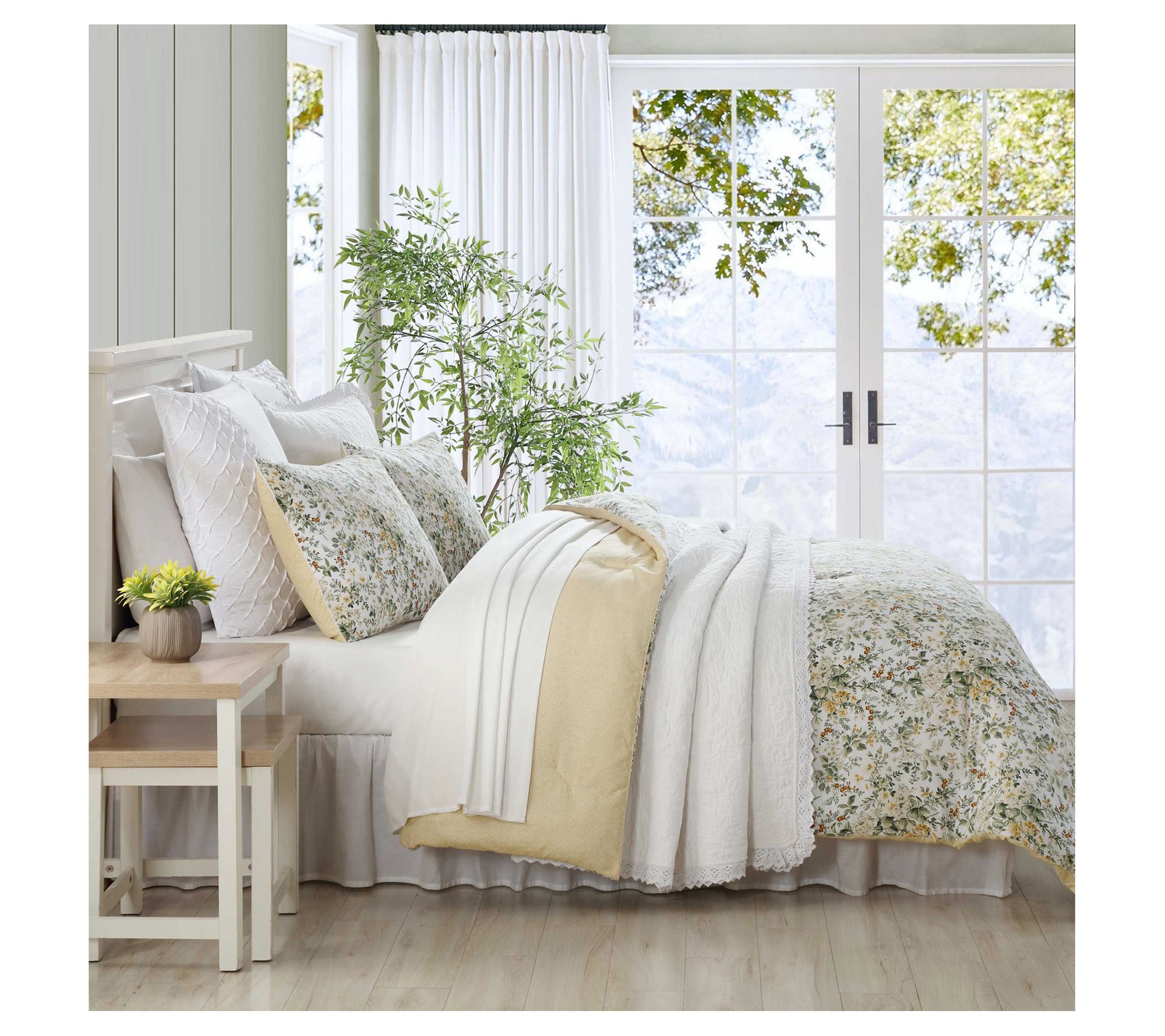 Laura Ashley Country Meadow Gold Full/Queen Comforter Sham Set - QVC.com