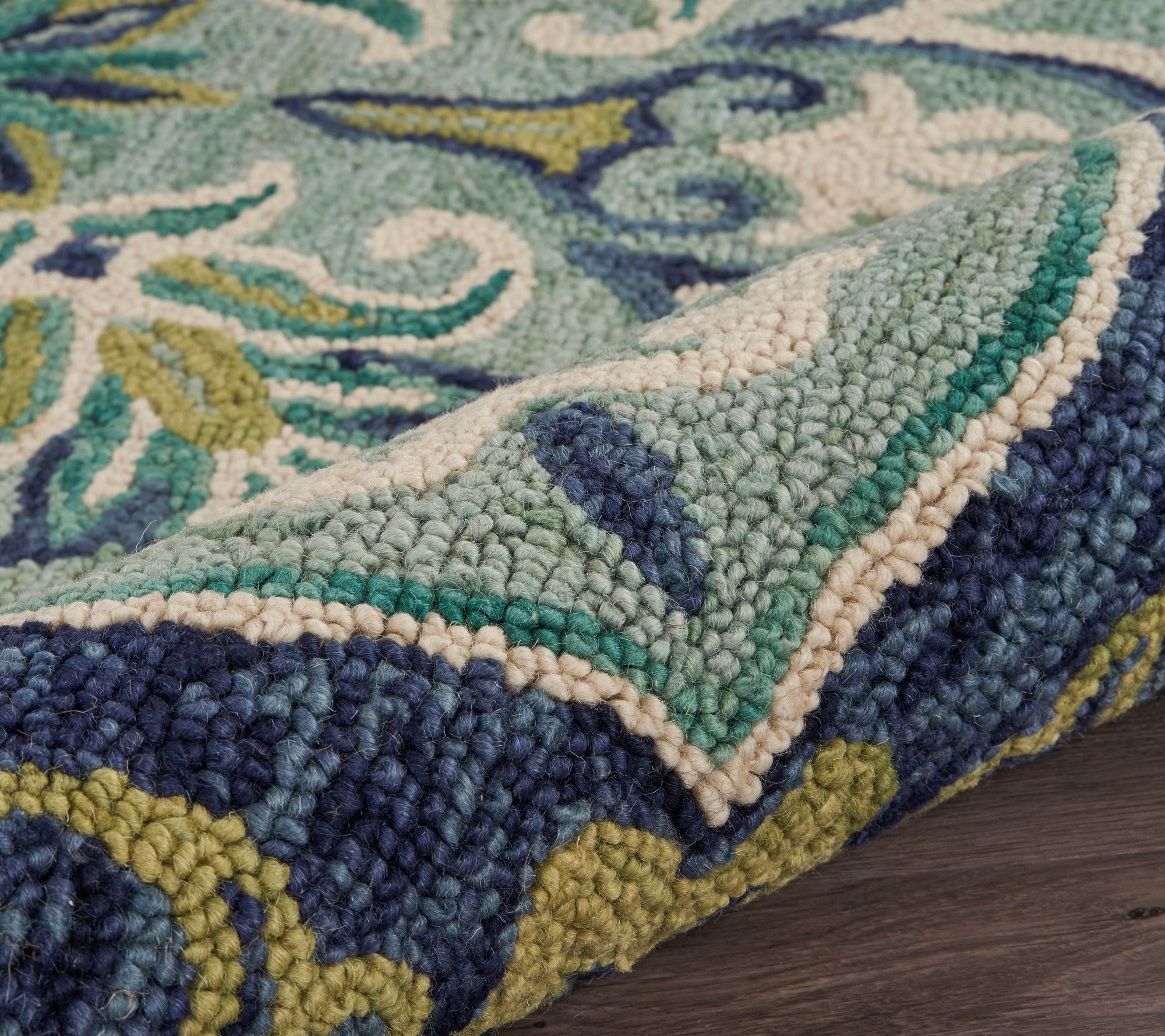 Ox Bay Scalloped Floral Medallion Wool Indoor 4' Round Rug - QVC.com
