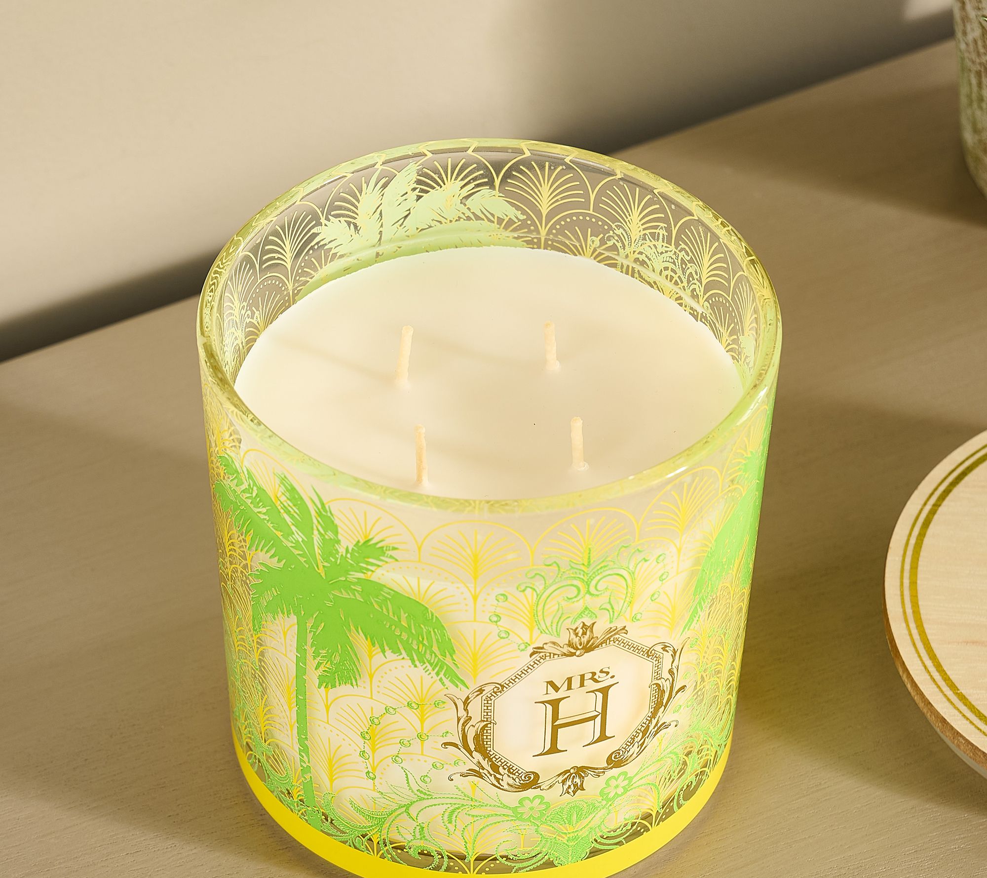 Mrs. H by Dee Hilfiger 22oz Mustique Coconut Candle with Wooden Lid ...