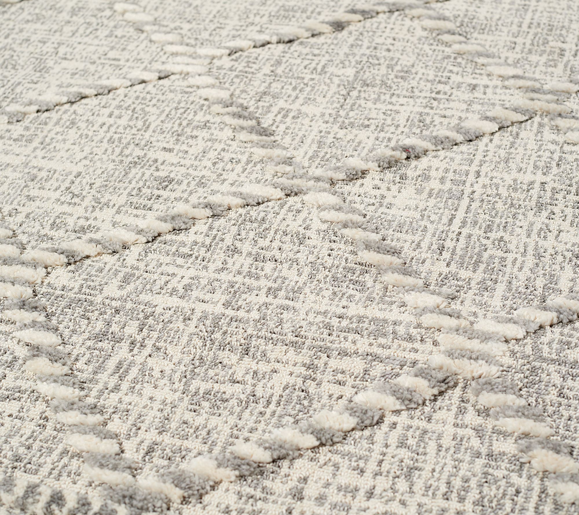 Home Reflections 5'x7' High Low Diamond Rug With Border - QVC.com