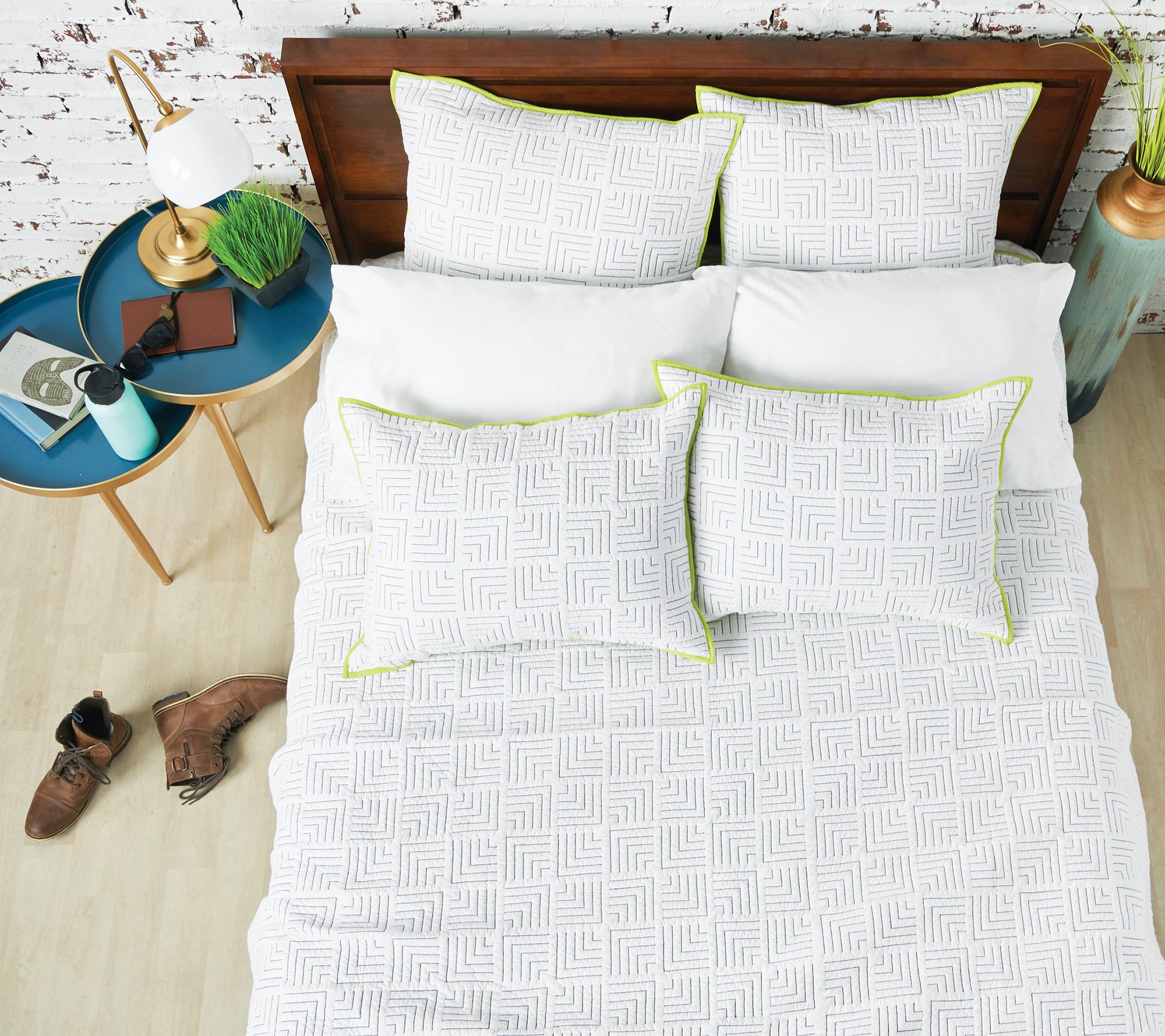 carol & frank Spencer Queen Quilt - QVC.com