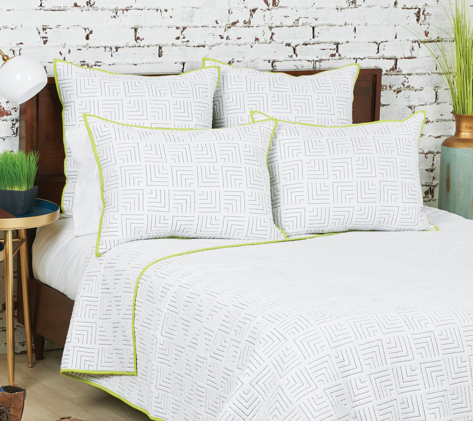 carol & frank Spencer Queen Quilt - QVC.com