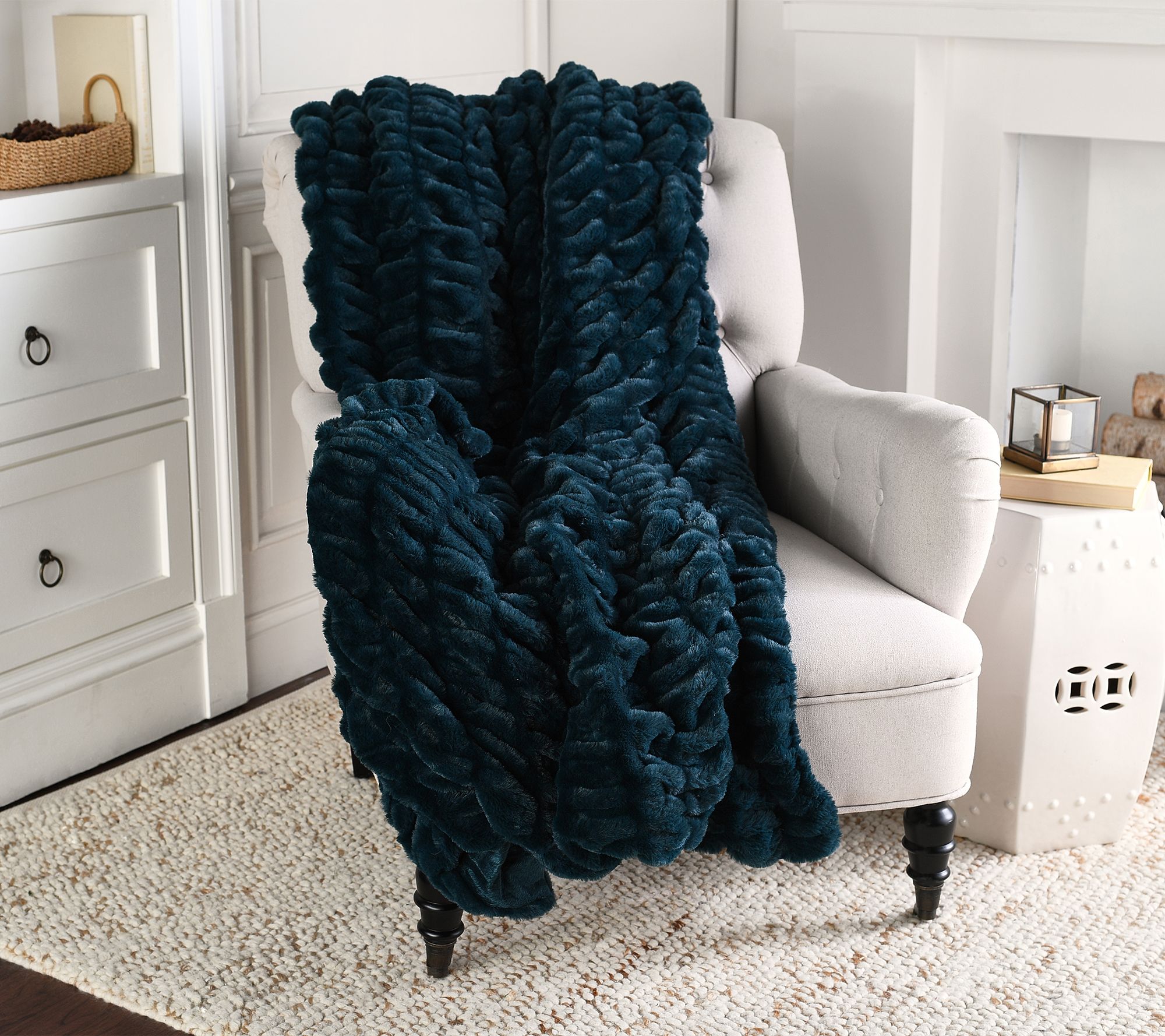 Qvc Hotel Ducobb Oversized Luxury Ruched Faux Fur Throw By Dennis Basso Tvshoppingqueens