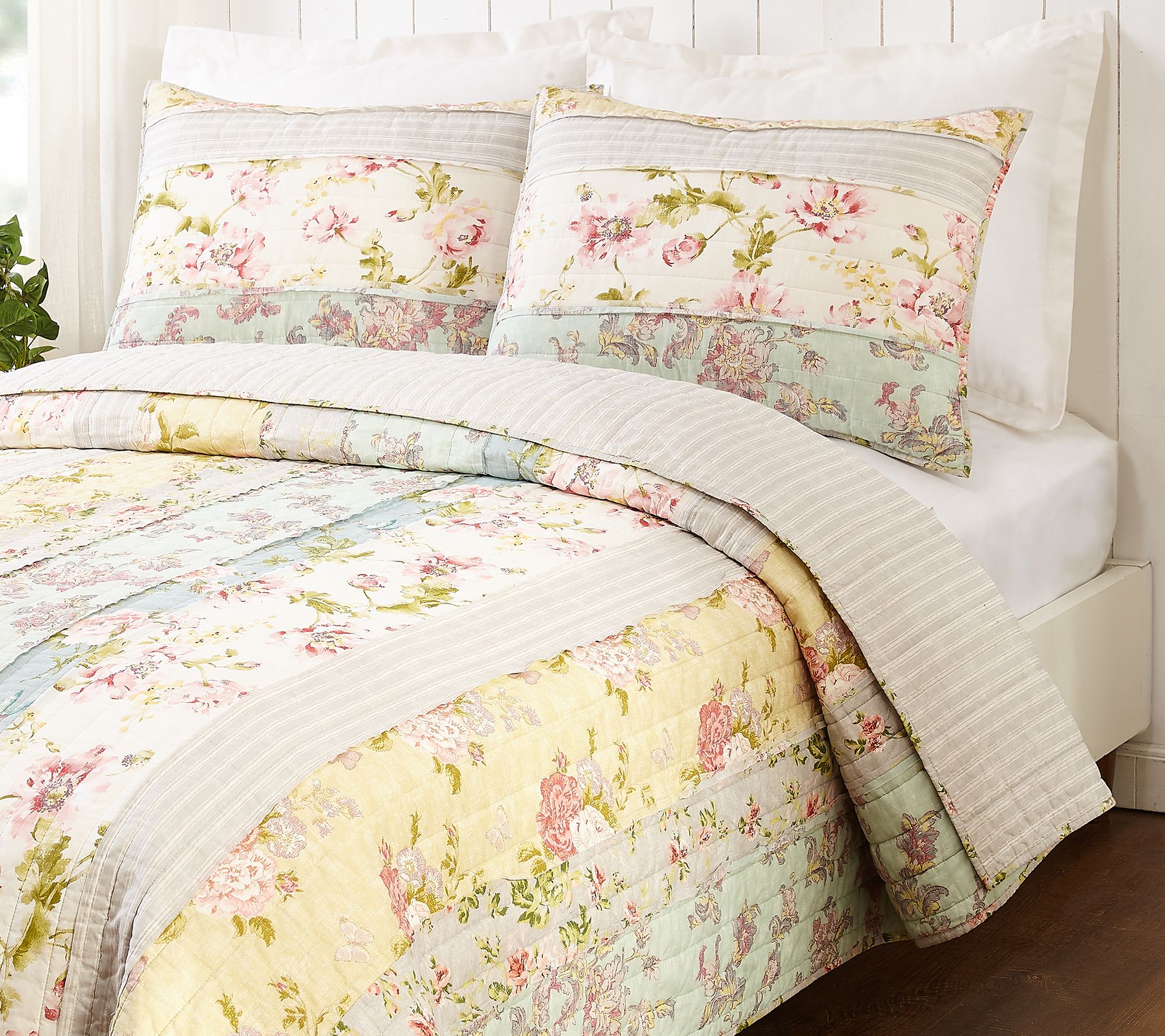 Jessica Simpson Mels King Quilt - QVC.com
