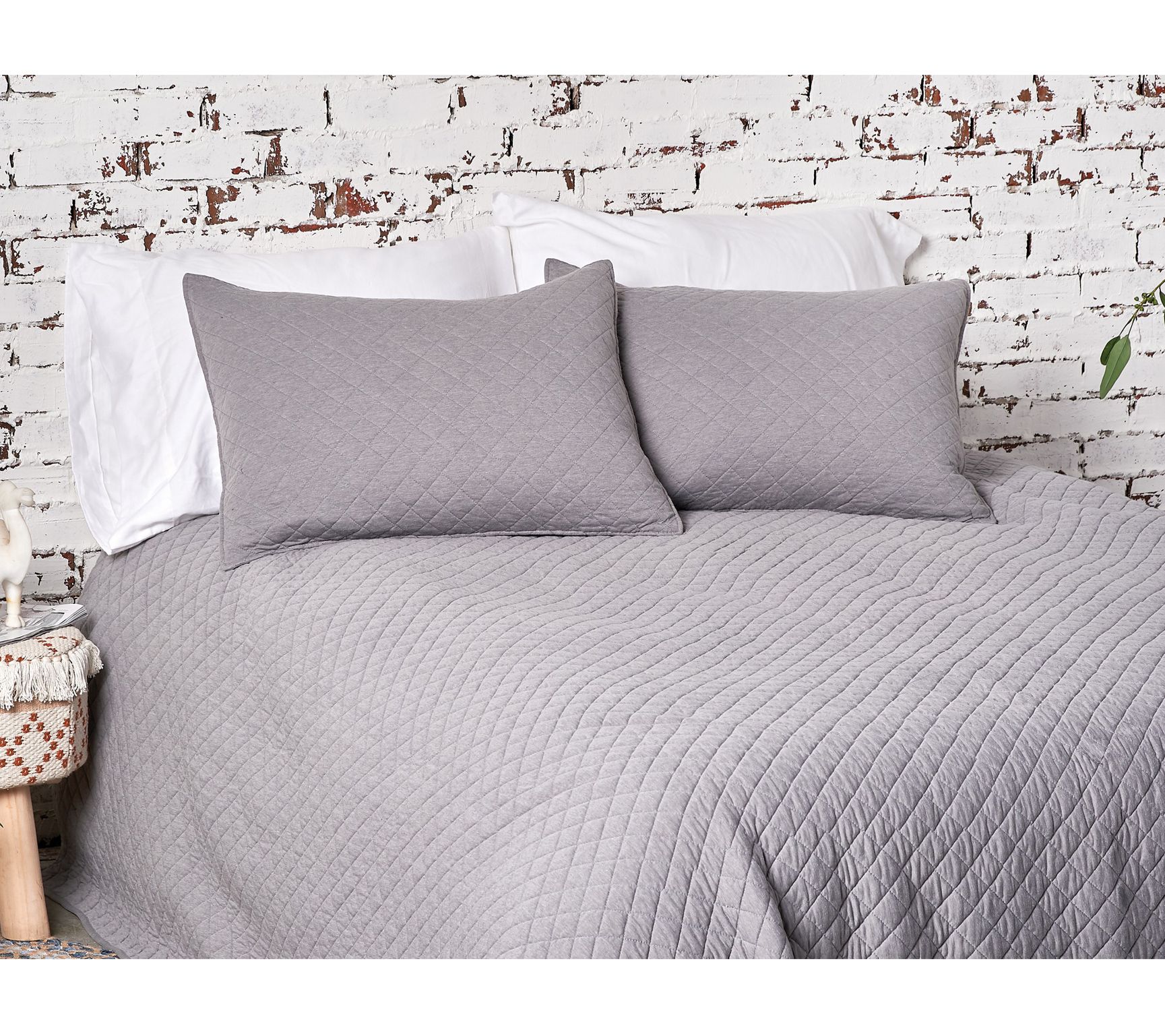 Carol & Frank Jersey Gray Full/Queen Quilt - QVC.com