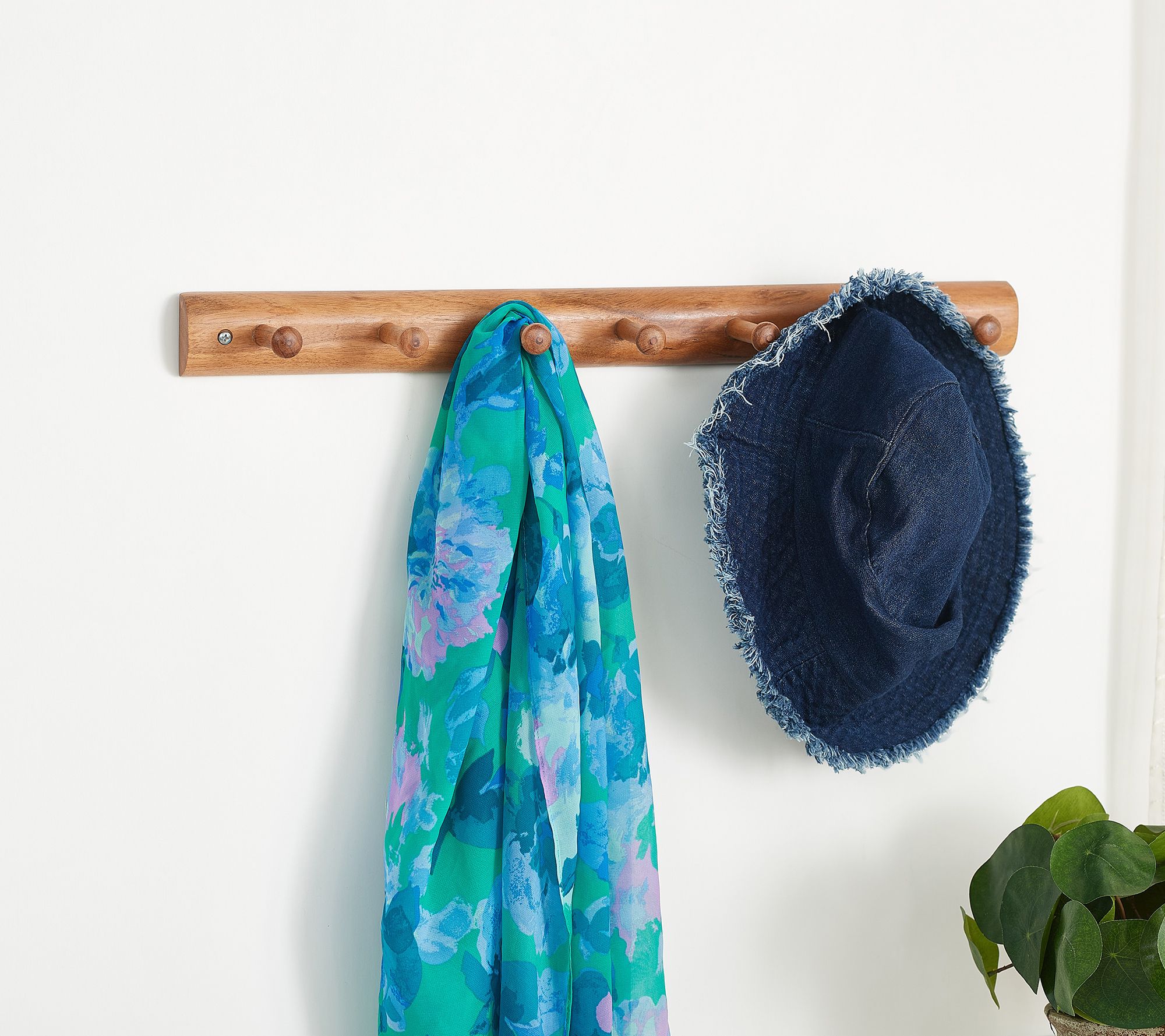 "As Is" Cozy Cottage by Liz Marie 7-Hook Wooden Peg Rail - QVC.com