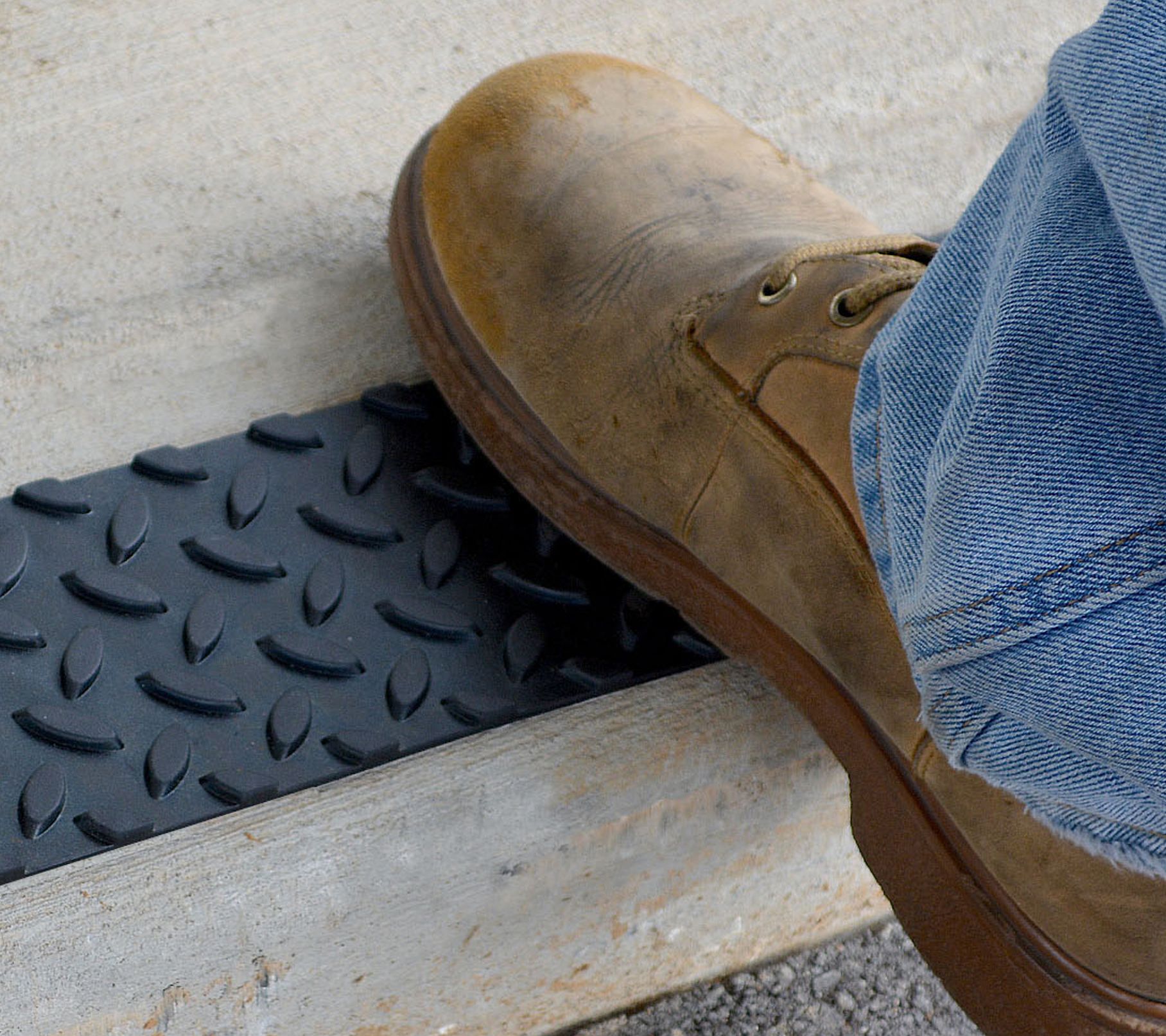Pro-Series Set of 12 Adhesive Rubber Step Covers - 4" x 17" - QVC.com