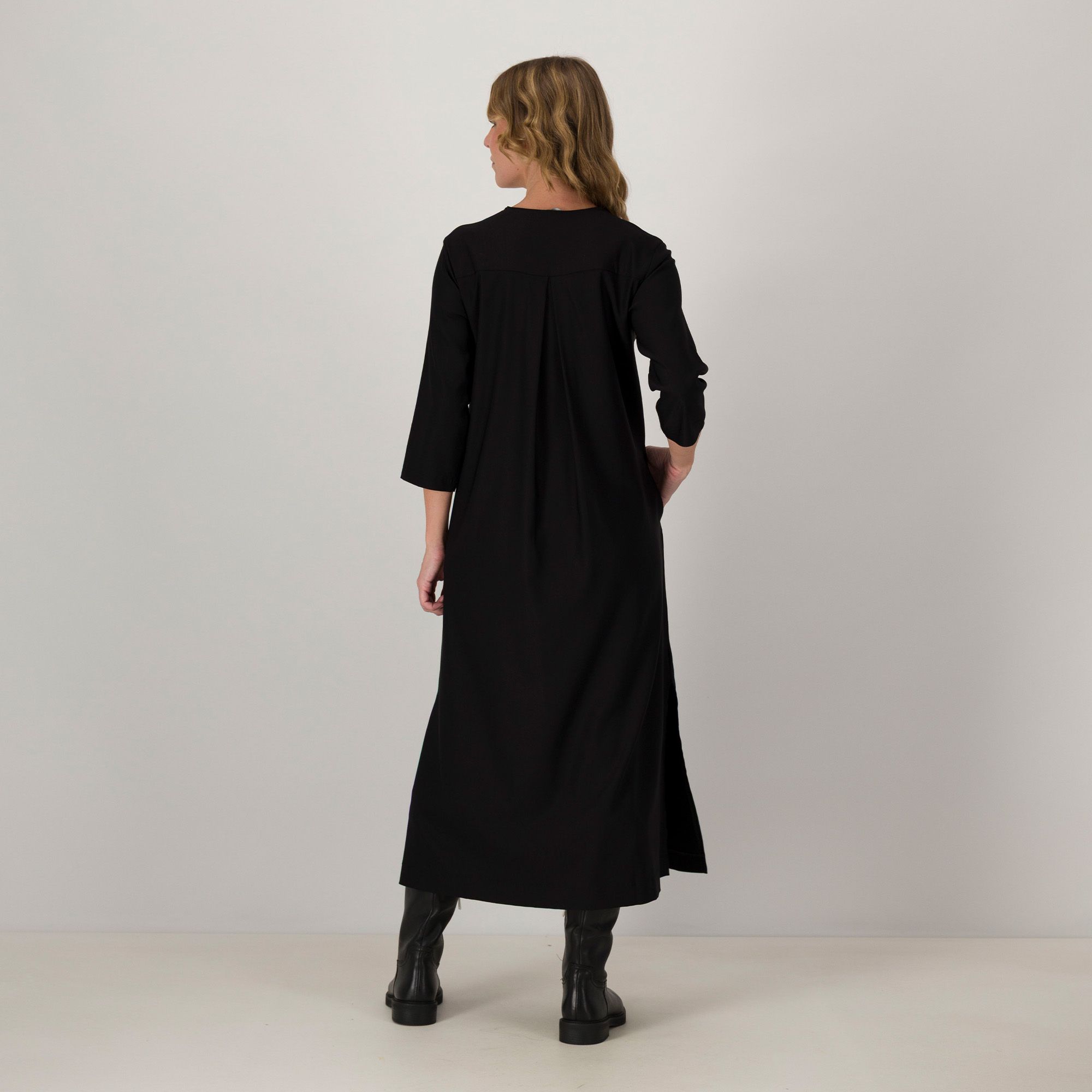 Lucrezia Sciortino Abito lungo in tessuto elasticizzato con scollo a V ...