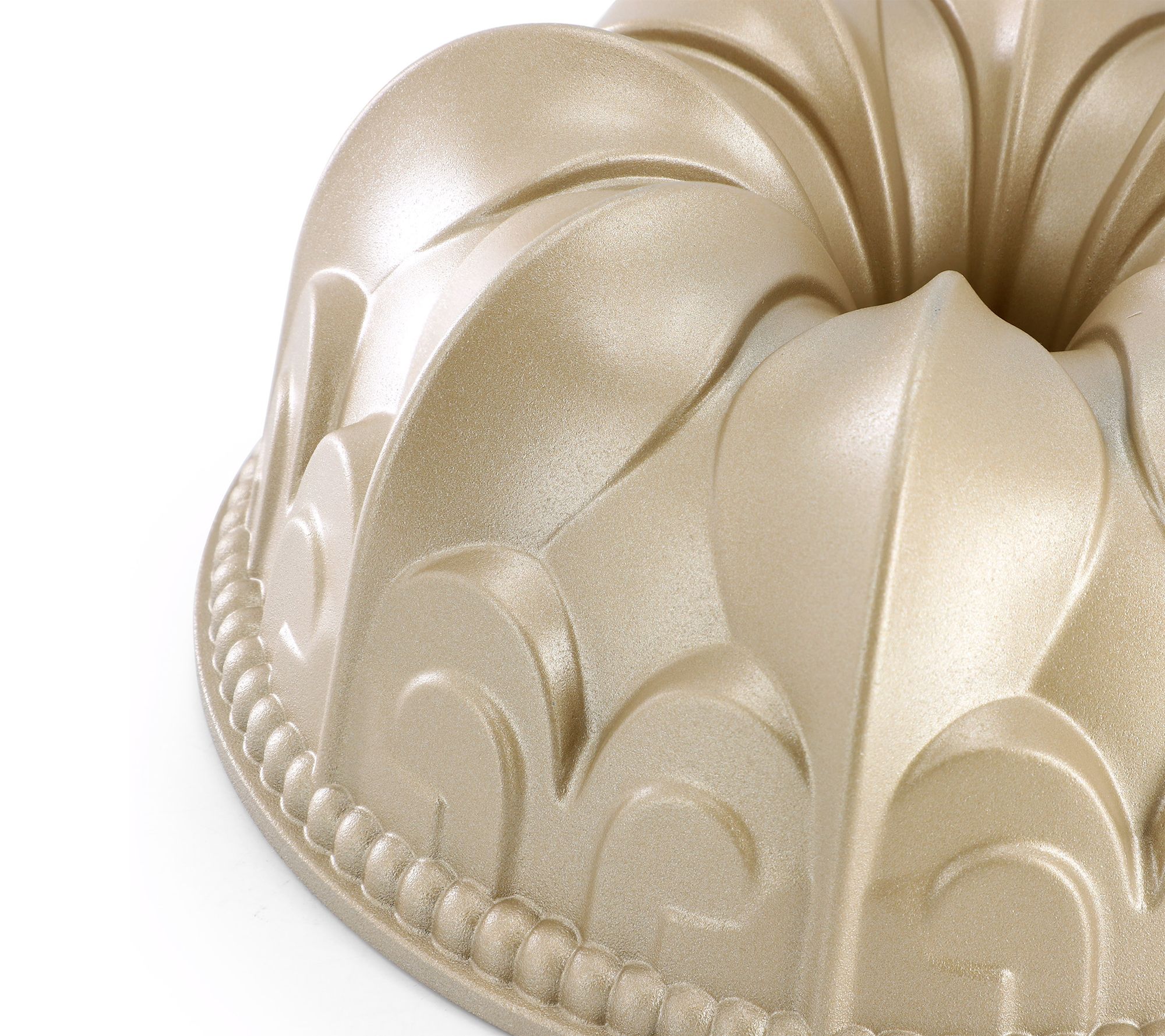 Martha Stewart Festive Holiday 9.3inx3.9in Aluminum Cake Pan - QVC.com