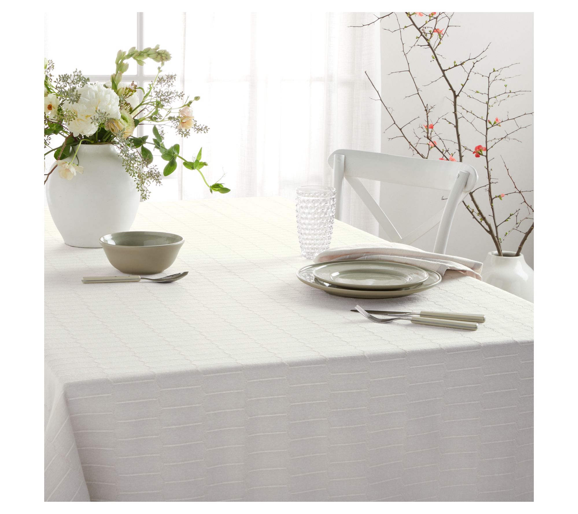 Martha Stewart Honeycomb Modern Farmhouse 60"x84" Tablecloth - QVC.com