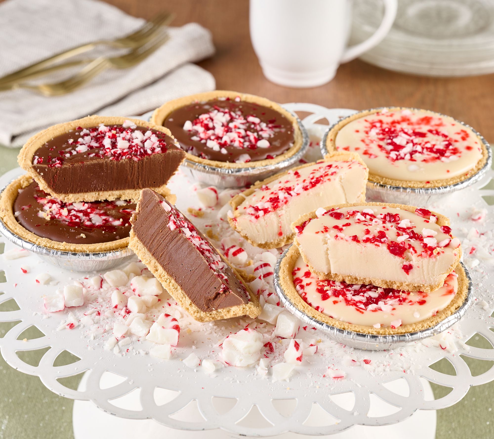Savannah's Candy Kitchen (6) 3oz Peppermint Fudge Tarts - QVC.com