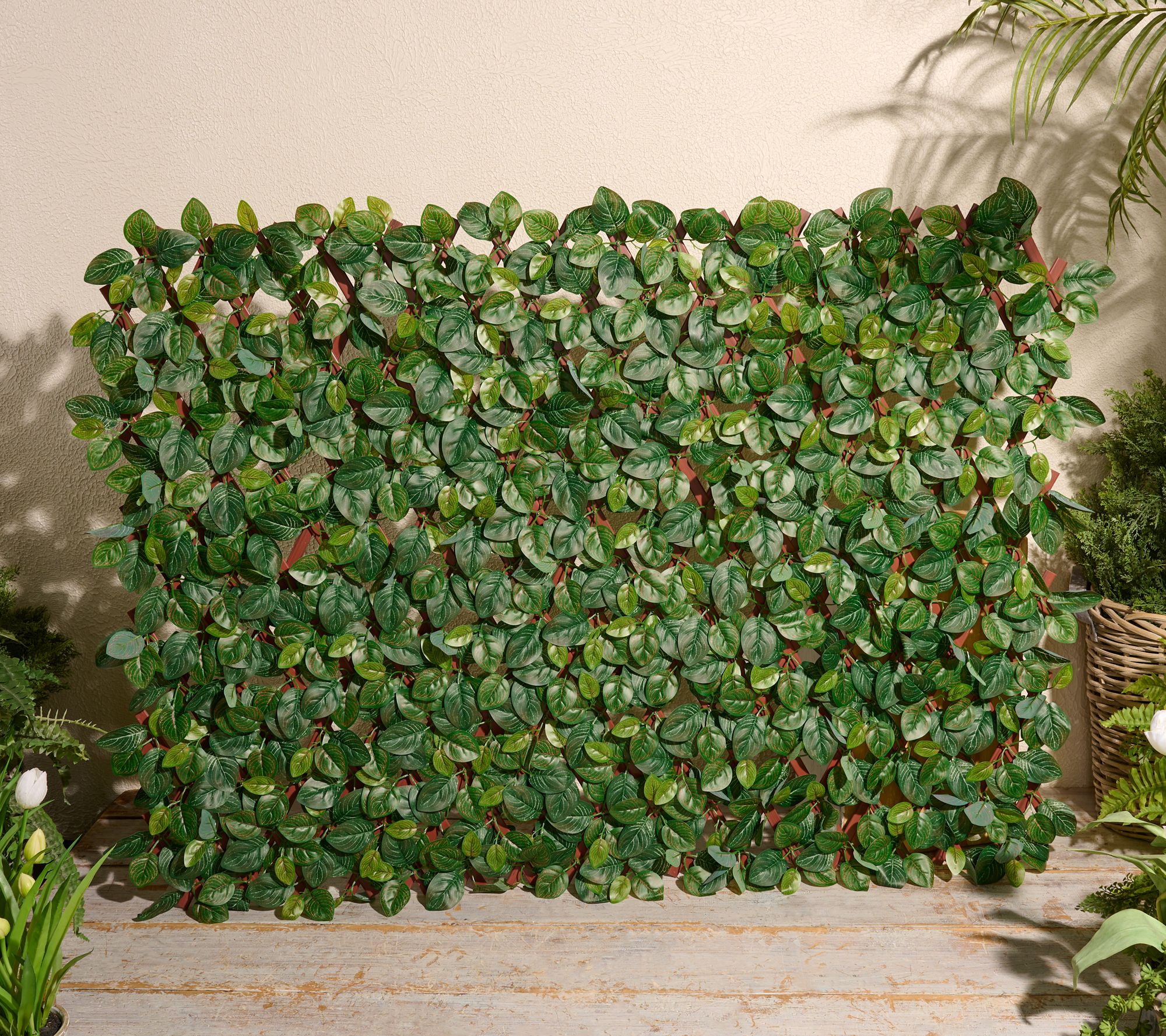 Wicker Park Fadeproof Boxwood Expandable Privacy Fence - QVC.com
