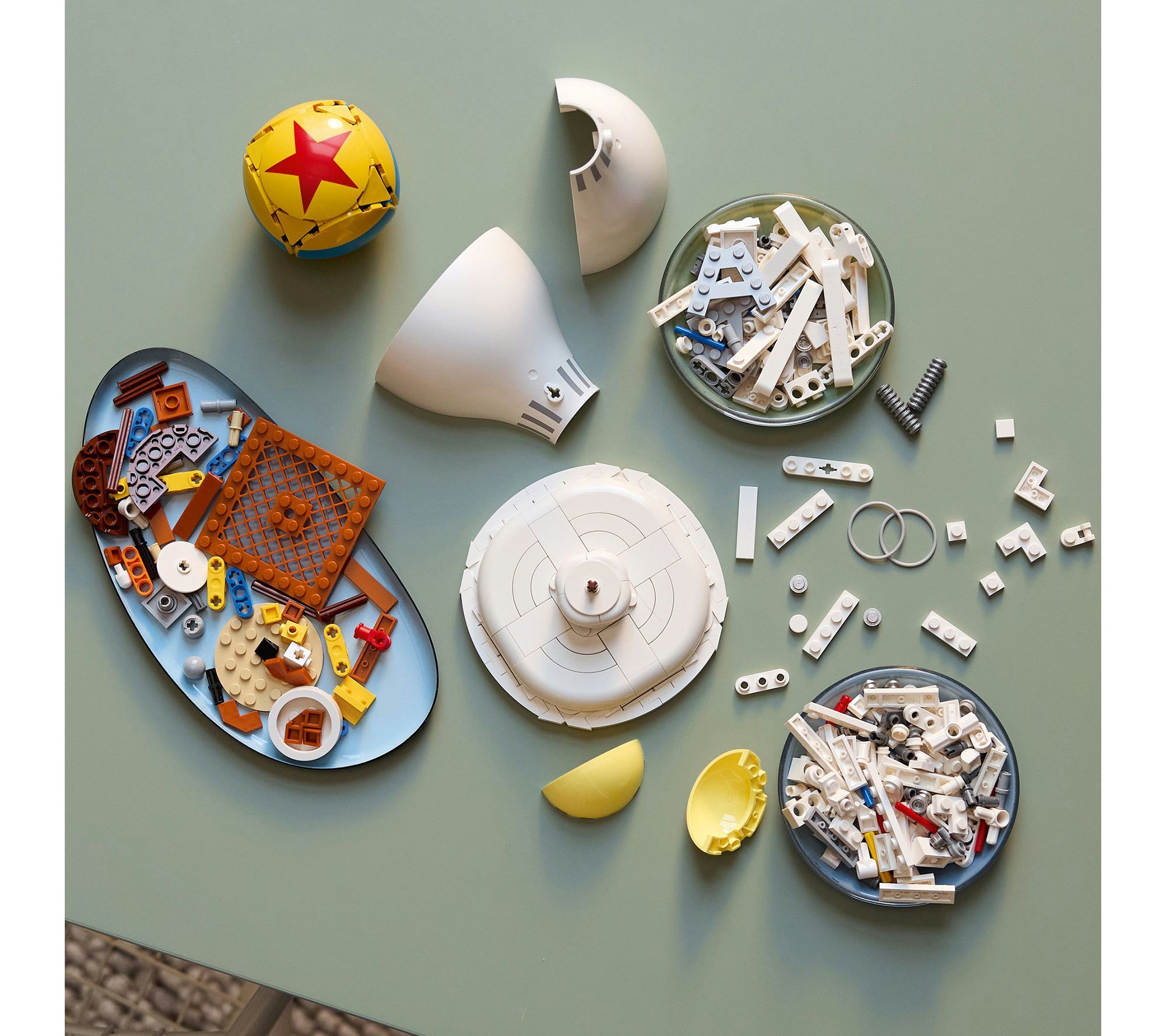 LEGO Ideas Disney Pixar Luxo Jr. 613-PieceBuilding Set - QVC.com