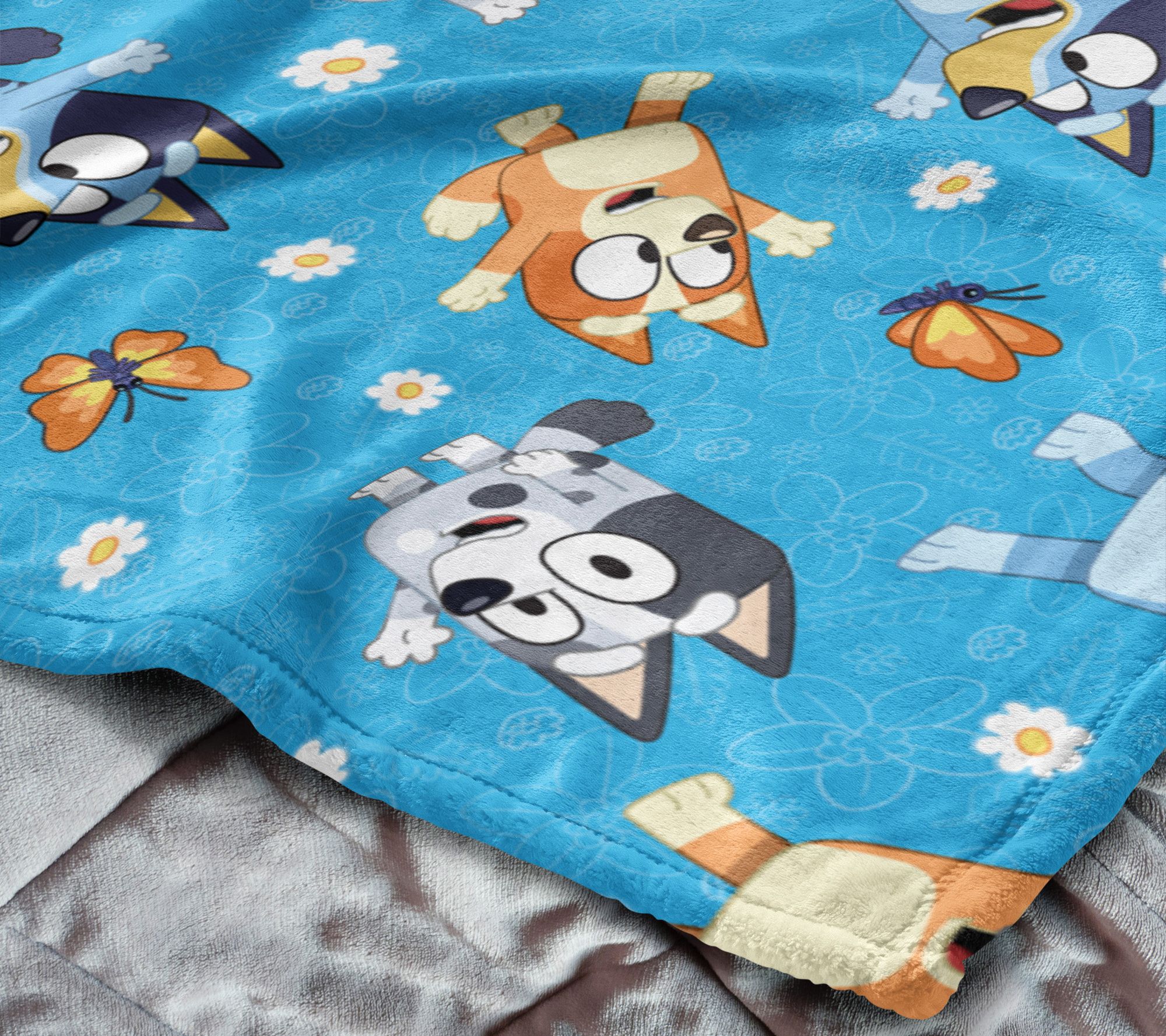 Bluey 50"x60" Hooded Throw with Hand Pockets - QVC.com