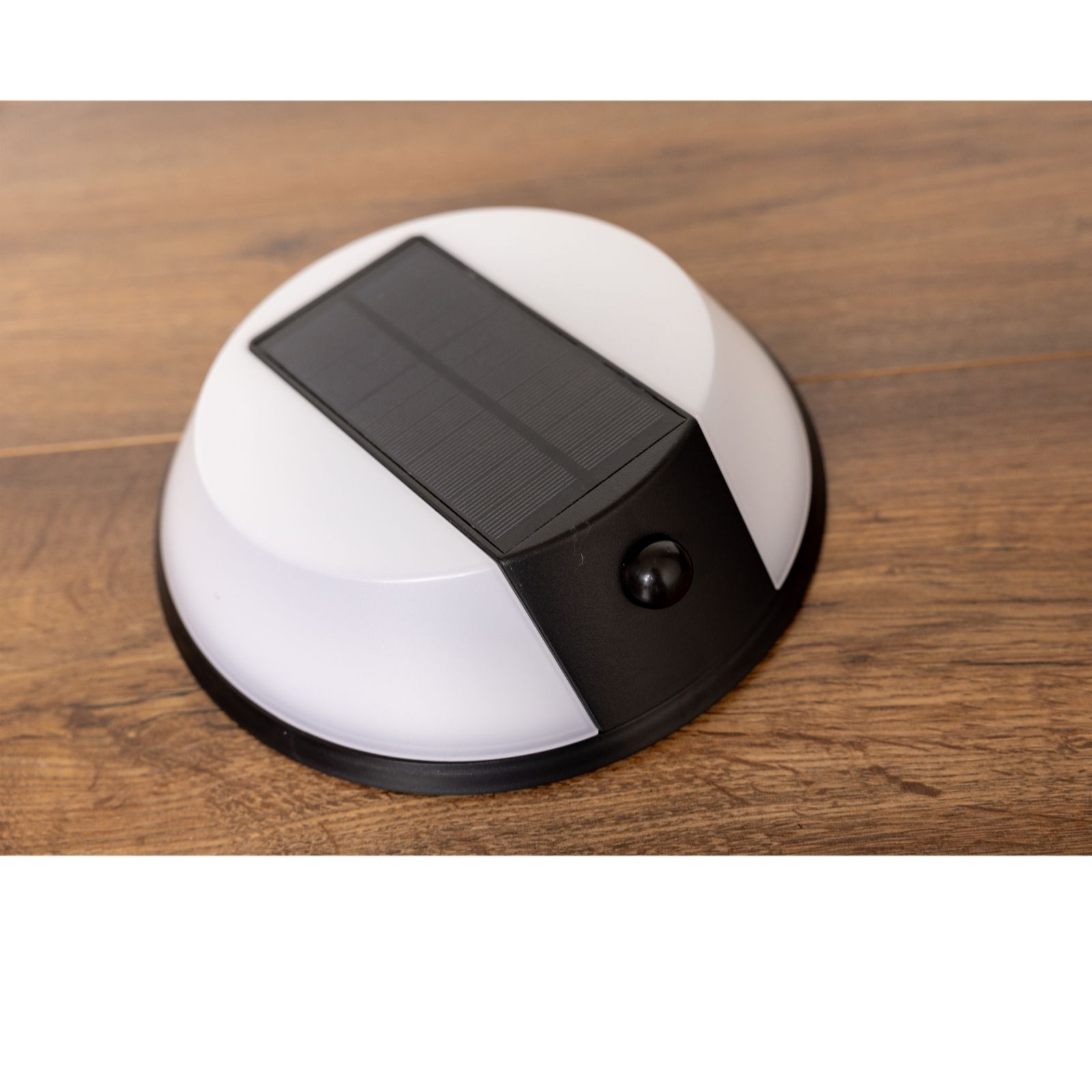 Outlet Buildcraft 500 Lumen Round Solar Security Light - QVC UK