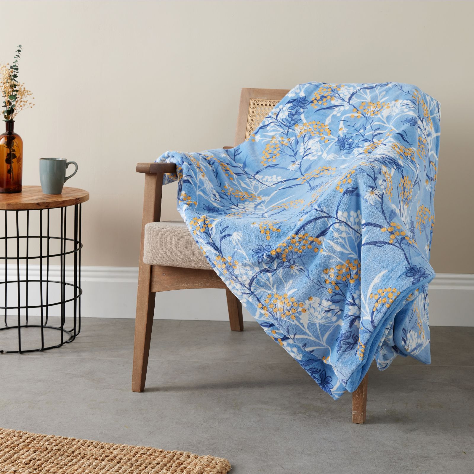 Sara by Sara Davies Print and Fleece Throw - QVC UK
