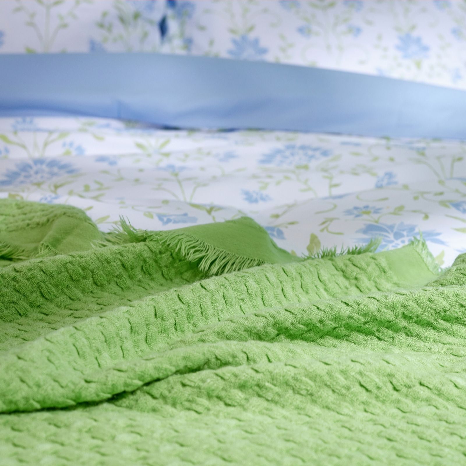 Outlet Cozee Home Lightweight Textured Throw with Fringe Detail - QVC UK