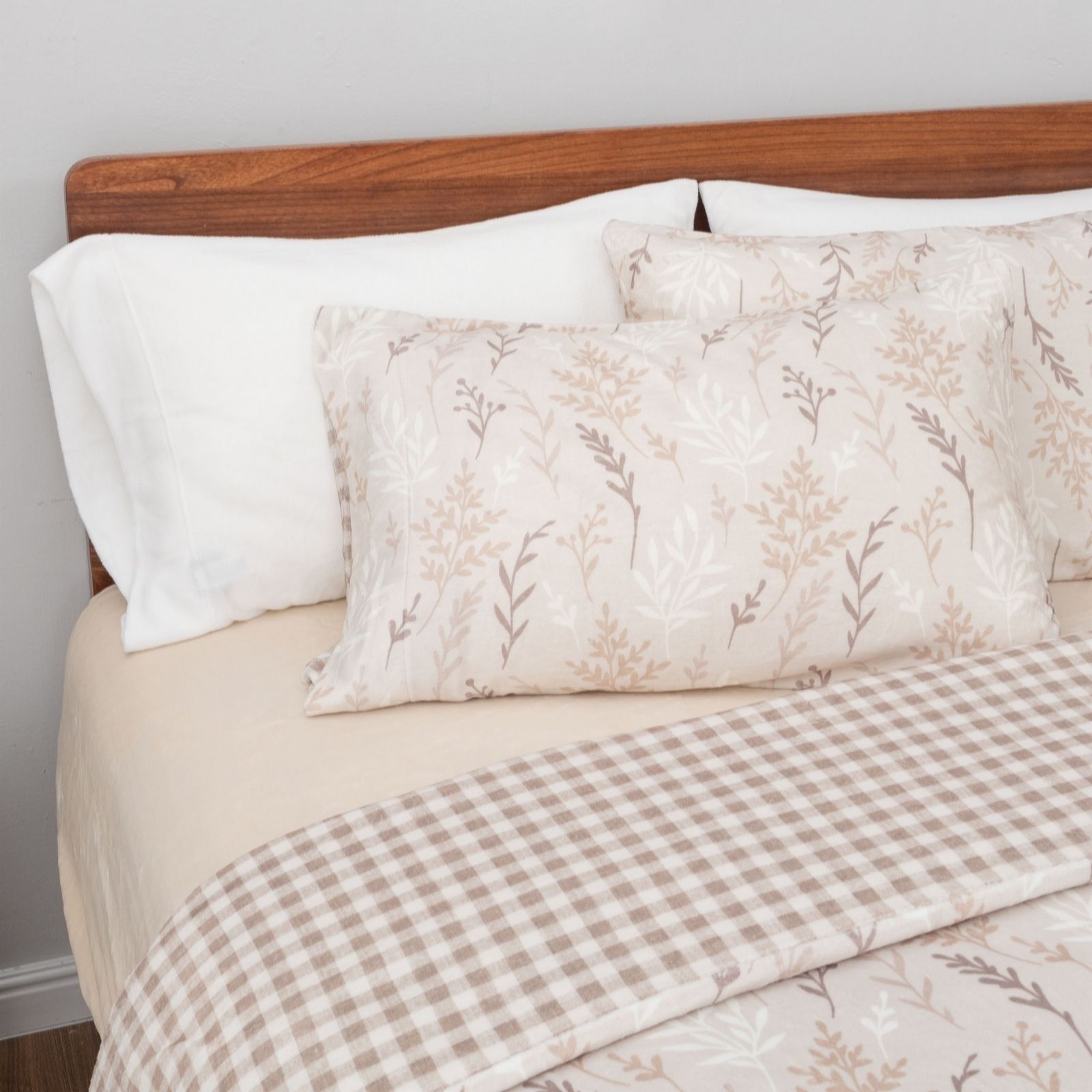 Cozee Home Reversible Floral Gingham Velvetsoft 4 Piece Duvet Set - QVC UK